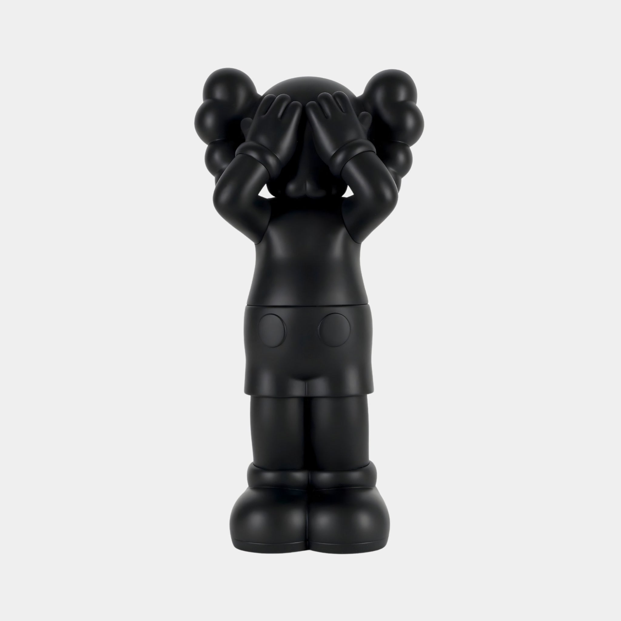 Midnight Black Iconify Silent Cry Figure | Giant Sculptures